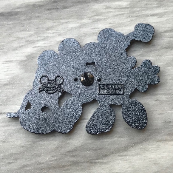 Disney | Accessories | Disney Black White Mickey Kissing Minnie Hand ...